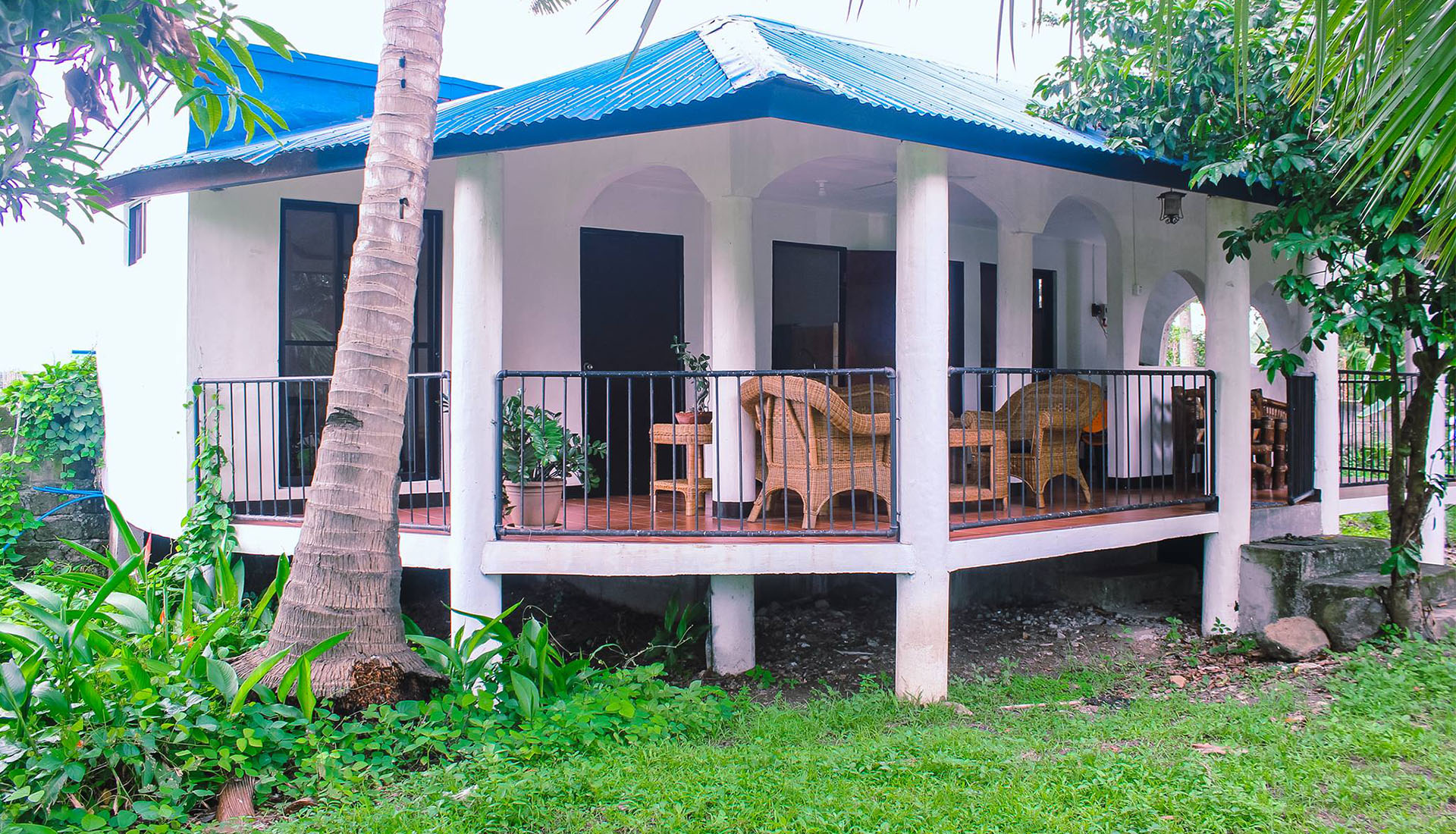 Main Home - Bahay Aurora Eco Bed & Breakfast
